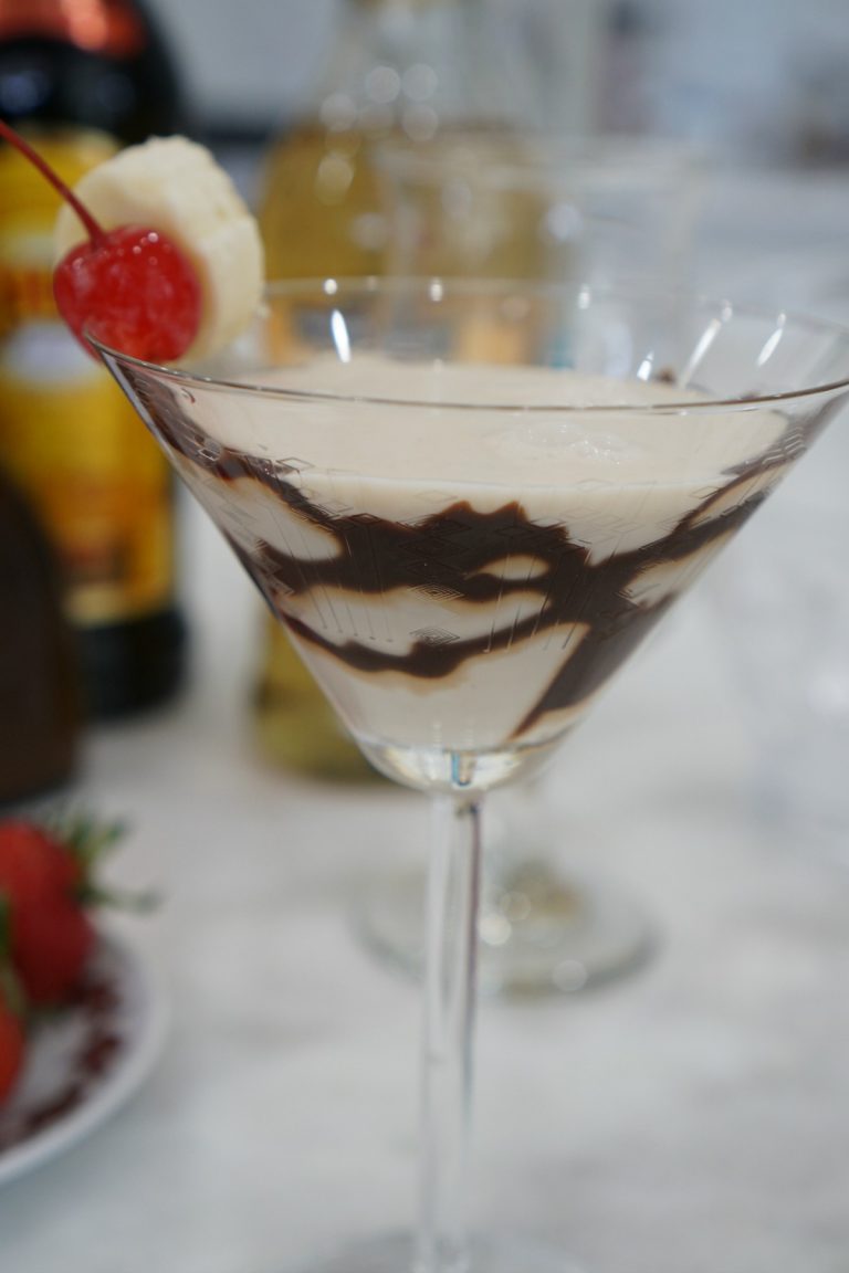 Fuzzy Friday: Banana Split Cocktails - The OP Life