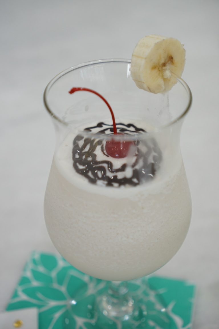 Fuzzy Friday: Banana Split Cocktails - The OP Life